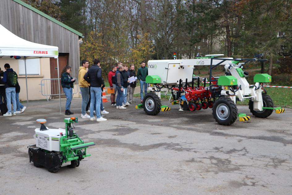 Rob2 au lycée du Robillard | [VIDEO] Face aux robots, « il faut se ...