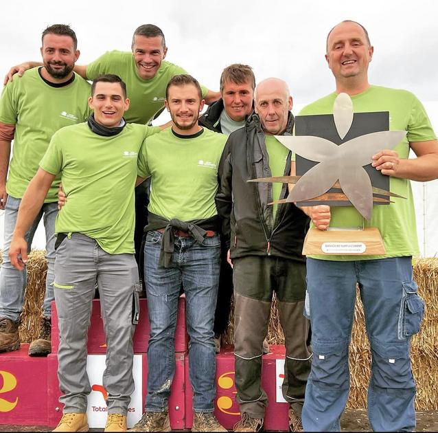 Concours Des Agents De Remplacement En Or Caracterres