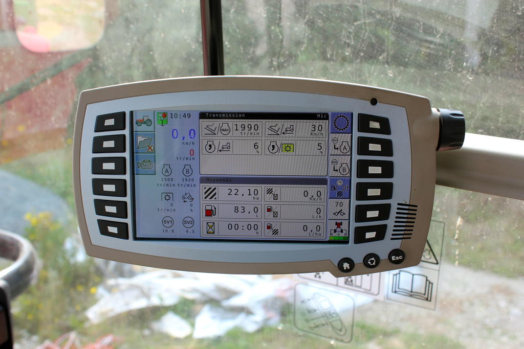 Massey Ferguson 6614 Dyna-VT : « Un quatre cylindres imposant ...