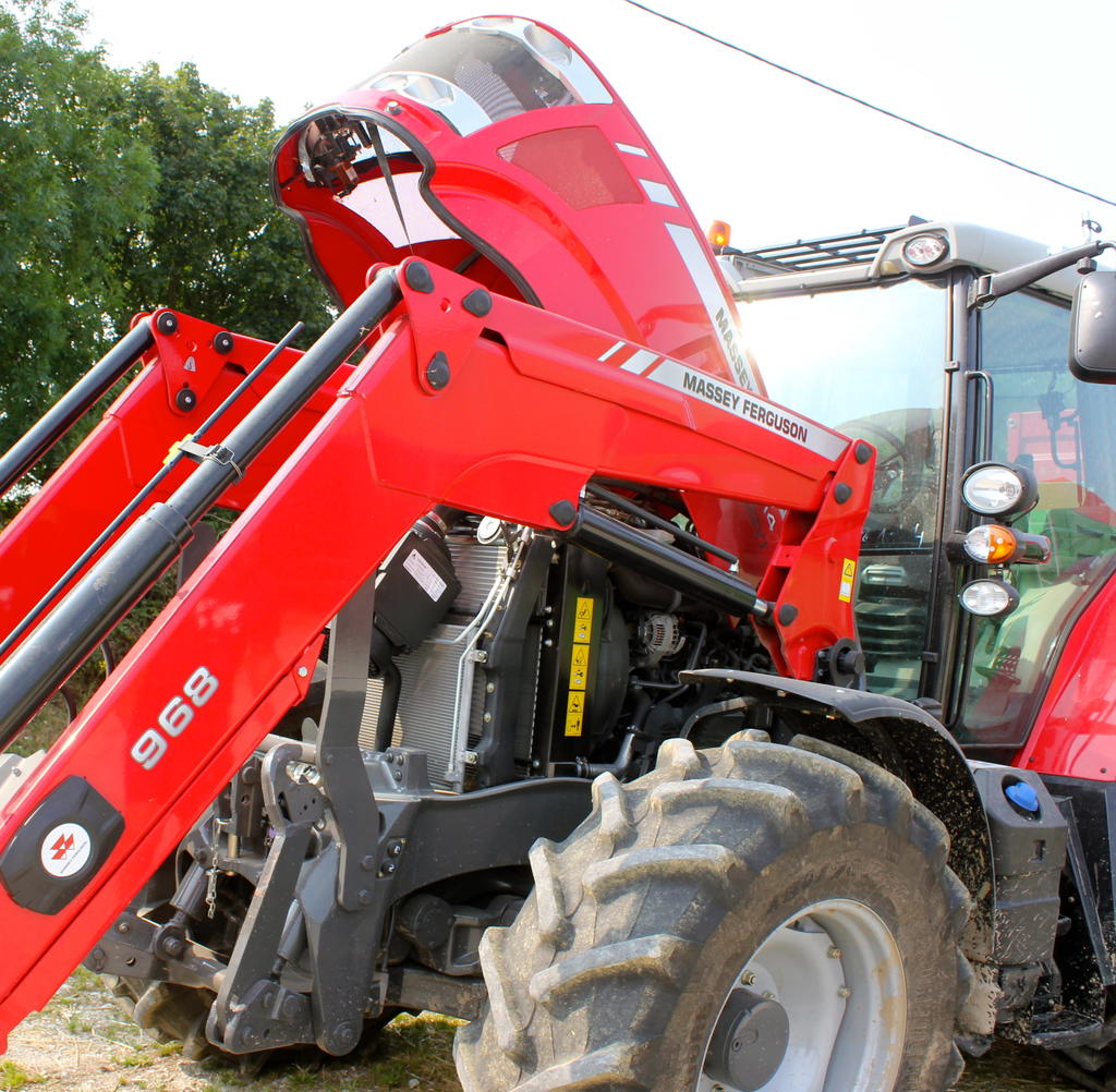 Massey Ferguson 6614 Dyna-VT : « Un quatre cylindres imposant ...