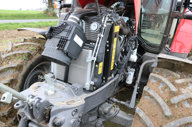 Massey Ferguson 6715 S Dyna-VT : « Un tracteur stable au champ comme ...