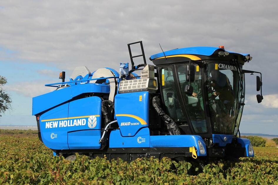 New Holland : Braud 9080 N : une machine premium pour les vignes ...