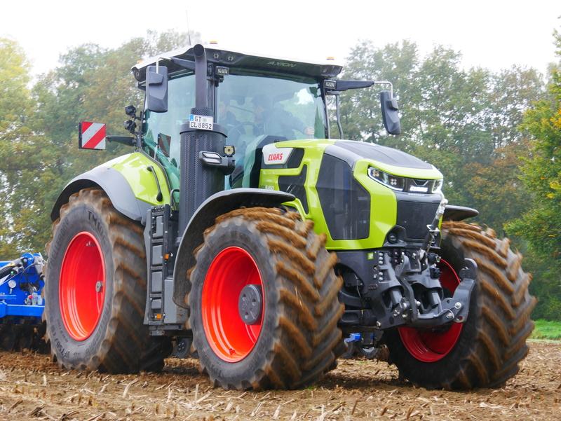 Claas - Une cabine plus grande et entièrement revue sur les nouveaux ...