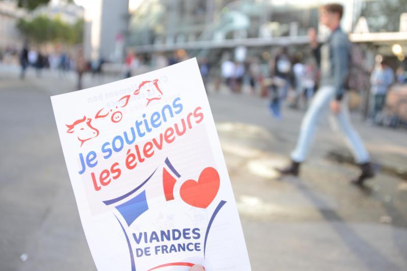 Les éleveurs font la promotion du logo Viandes de France | Agriculture ...