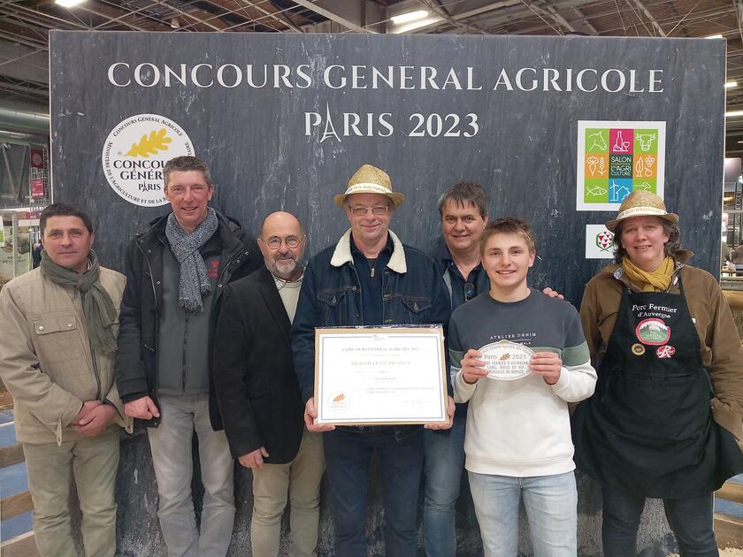 Les Porcs fermiers d'Auvergne médaillés au salon agricole de Paris ...